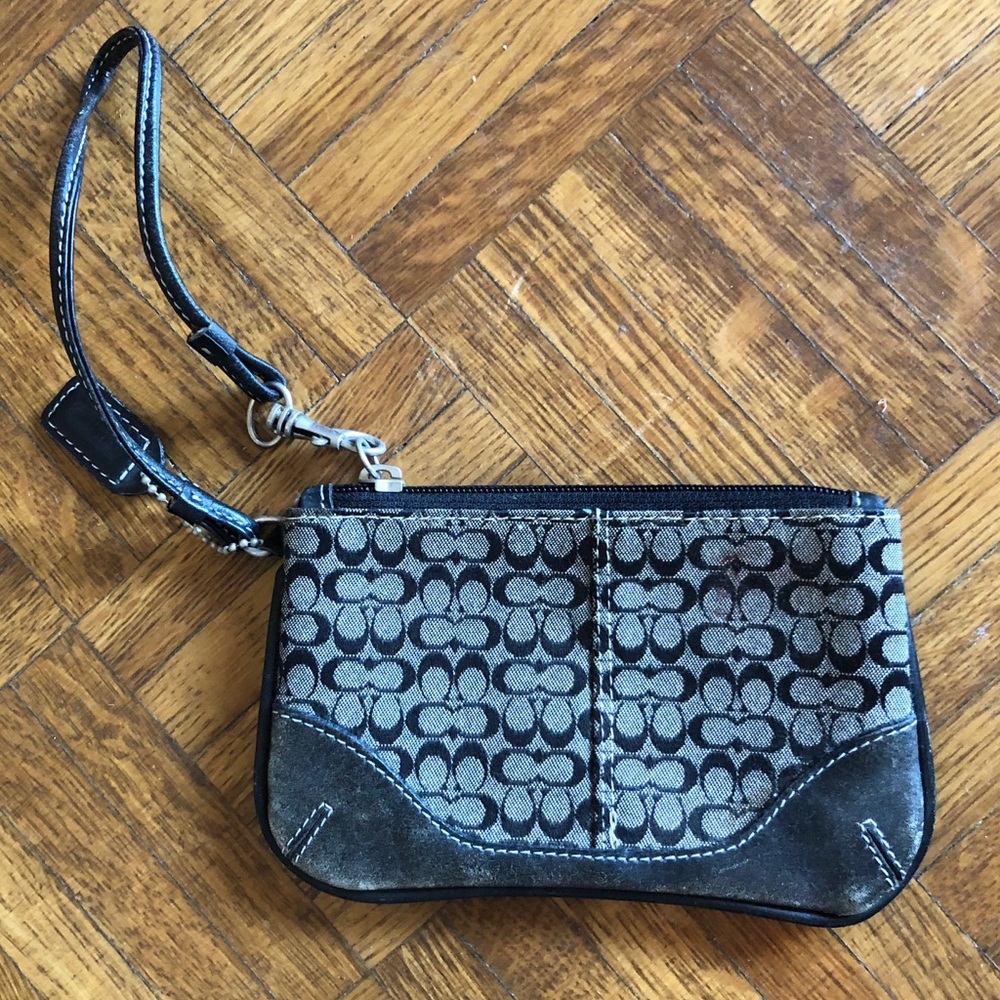 Coach Wristlet - Signature C Design In Black - Gem